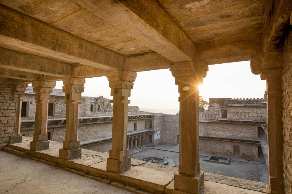 Chanderi: A Fusion of Heritage and Elegance | MP Tourism